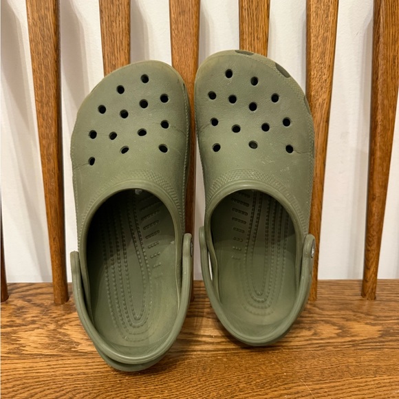 CROCS | Shoes | Crocs Mens 8 Womens Army Green | Poshmark
